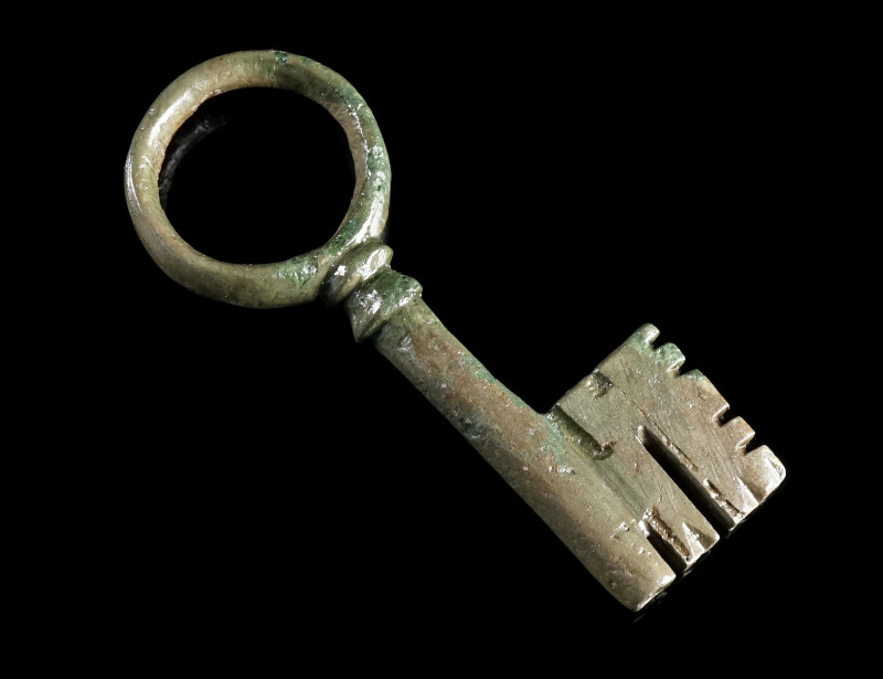 biddr - Numisart, Auction 4, lot 224. A ROMAN BRONZE ROTARY KEY Circa ...