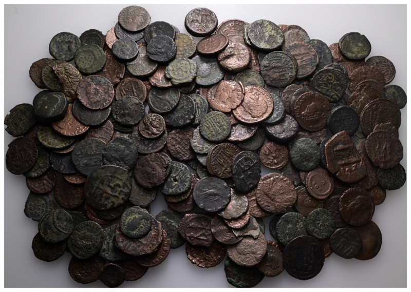 biddr - DEMOS, Auction 36, lot 4413. Bronze mix coins, 200 pieces. Sold as seen no return.